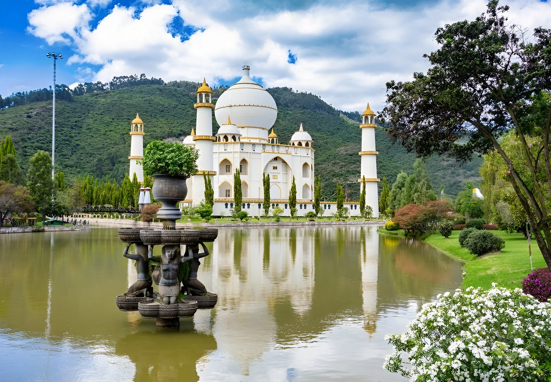Excursión Santuario De Las Lajas + Gruta de la Paz + Tulcán (Ecuador ...